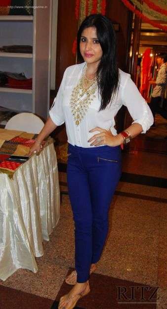Mana Shetty sizzles at Araaish Exhibition of life style organized by ...