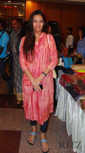 Mana Shetty sizzles at Araaish Exhibition of life style organized by ...