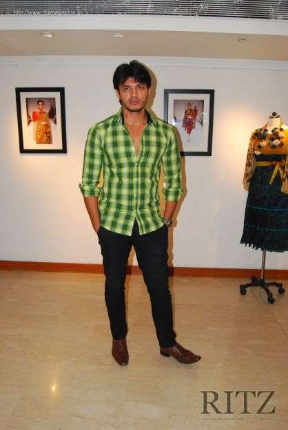 Pinky Reddy sizzles at Designer Sashikant Naidus Lakme Fashion Week ...