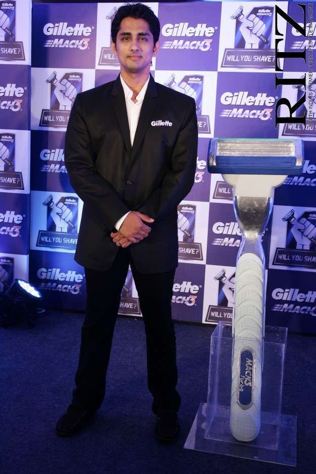 Actor Siddharth & Actress Kriti Sanon launches Gillette Mach3 Turbo (16 ...