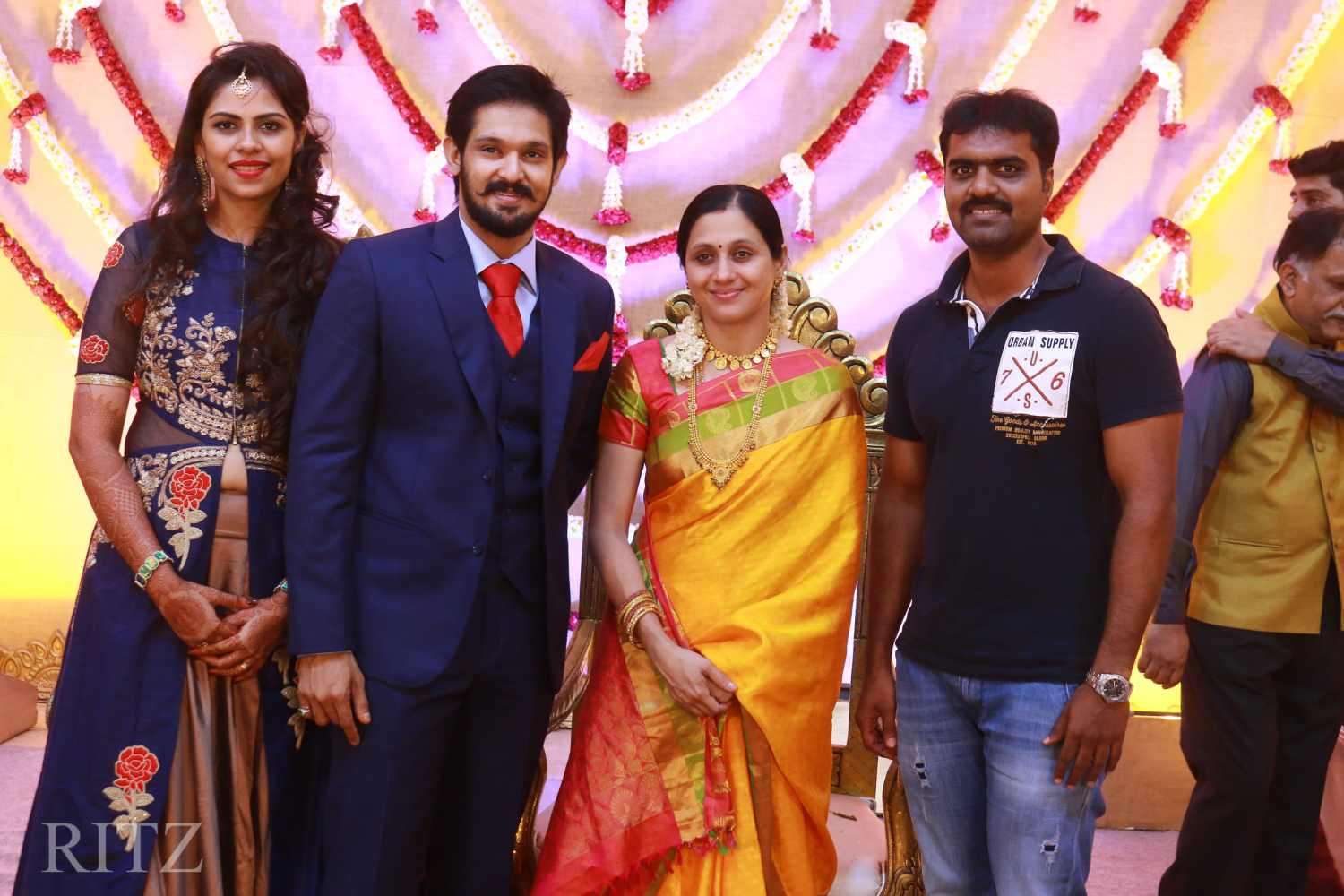 Nakul Actor 60 Photos - Moonagedaydream.film