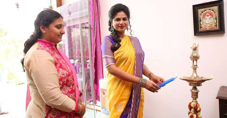 Sailaja Reddy inaugurates the Shrujan Exhibition | RITZ