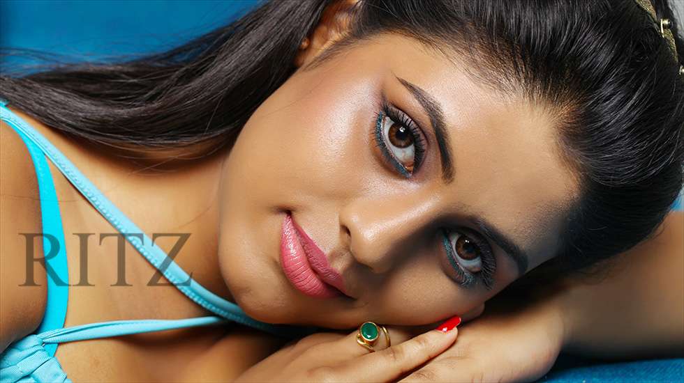 Iniya’s shades Of Grey | RITZ