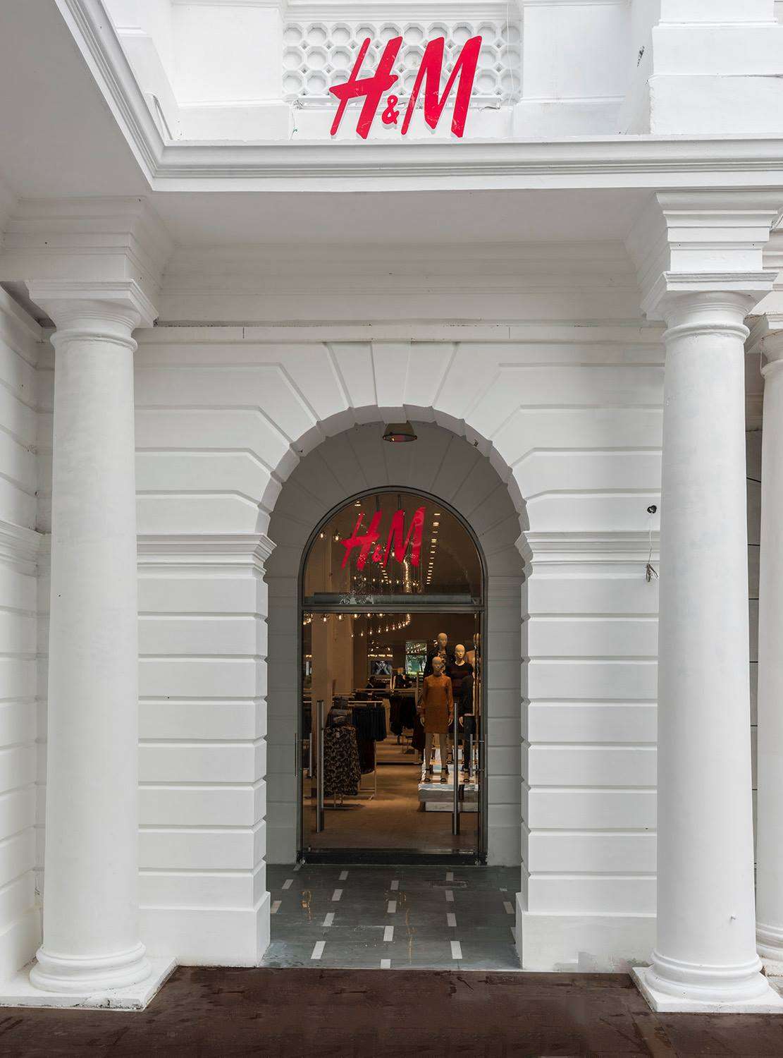 H&M Store at The Connaught High Street | RITZ