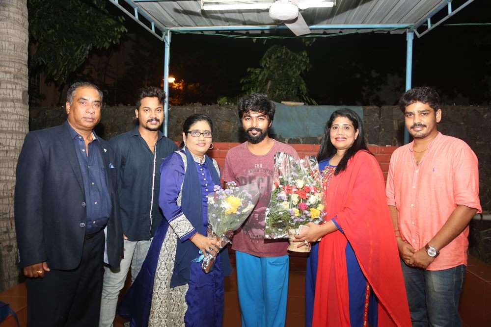 Yenda Thalaiyila Yenna Vekkala First look | RITZ