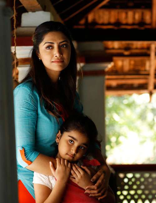 Superstar Mamtha Mohandas In An All New Avatar ? | RITZ