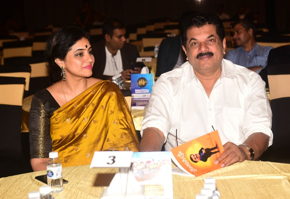 Methil Devika (6) | RITZ