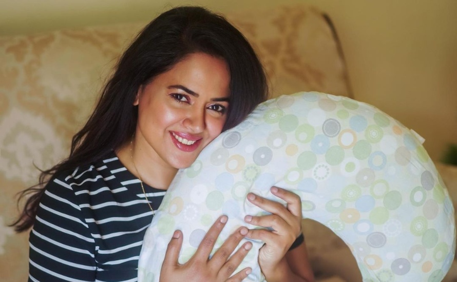 Sameera Reddy Opens Up On Breastfeeding Her Kid | RITZ