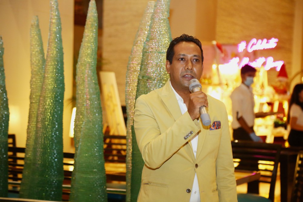 All Merry & Bright At Courtyard By Marriott Chennai Tree Lighting ...