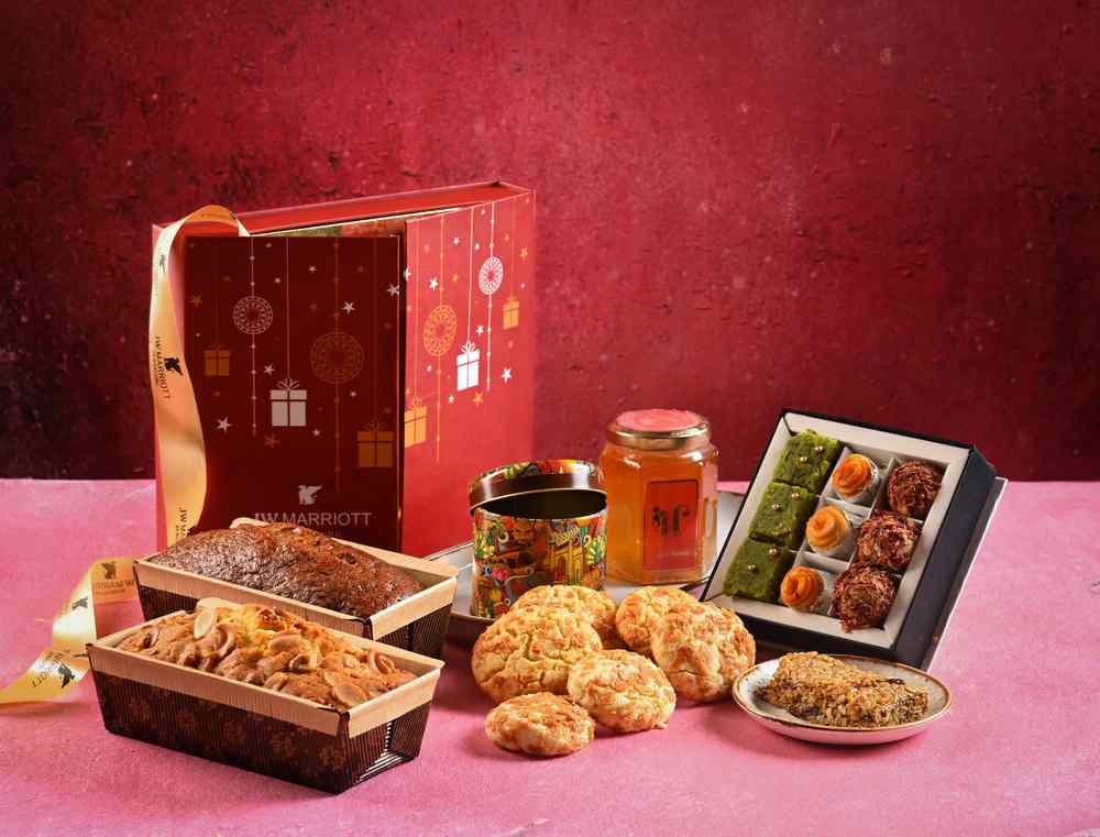 Handcrafted hampers from JW Marriott Bengaluru | RITZ