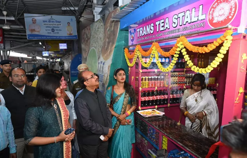 Railways opens a Tea stall run by Transgender community | RITZ