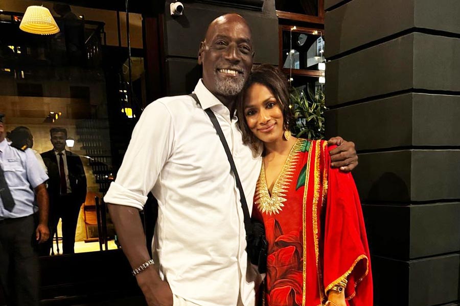 Masaba Gupta celebrates Diwali with her dad Vivian Richards | RITZ